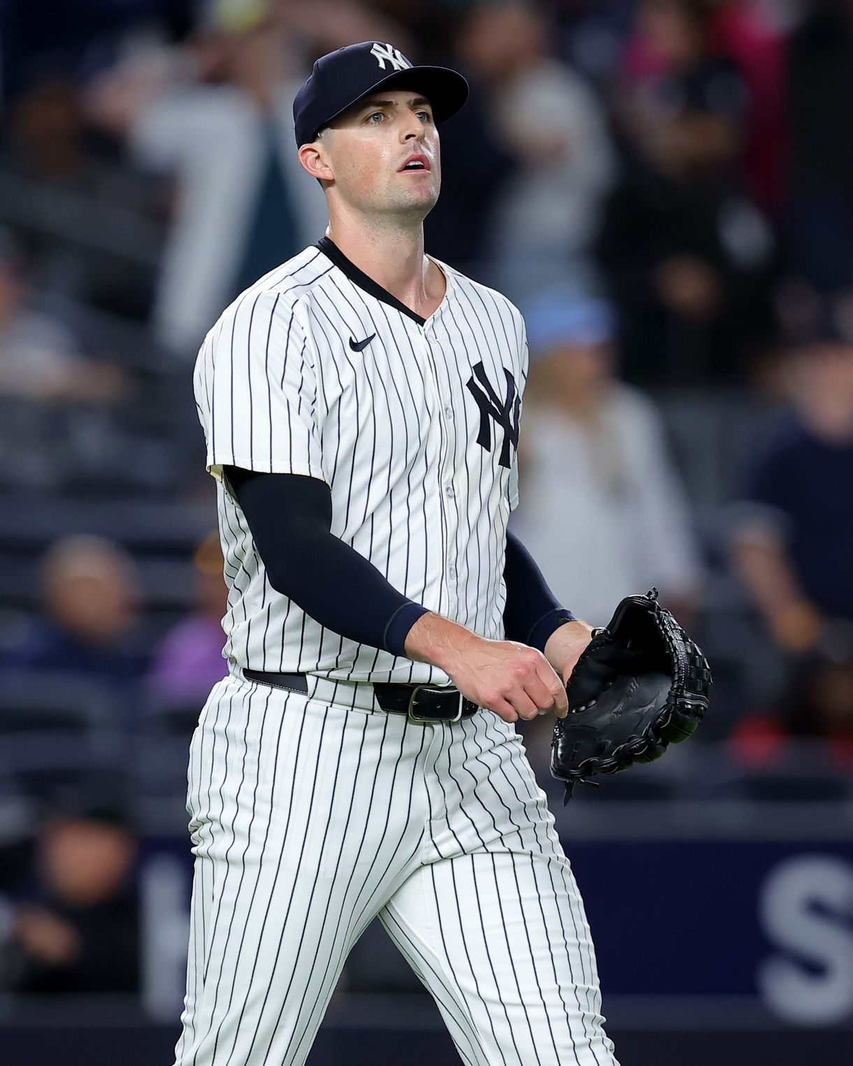 Yankees blow late-game lead to drop series opener 5-4