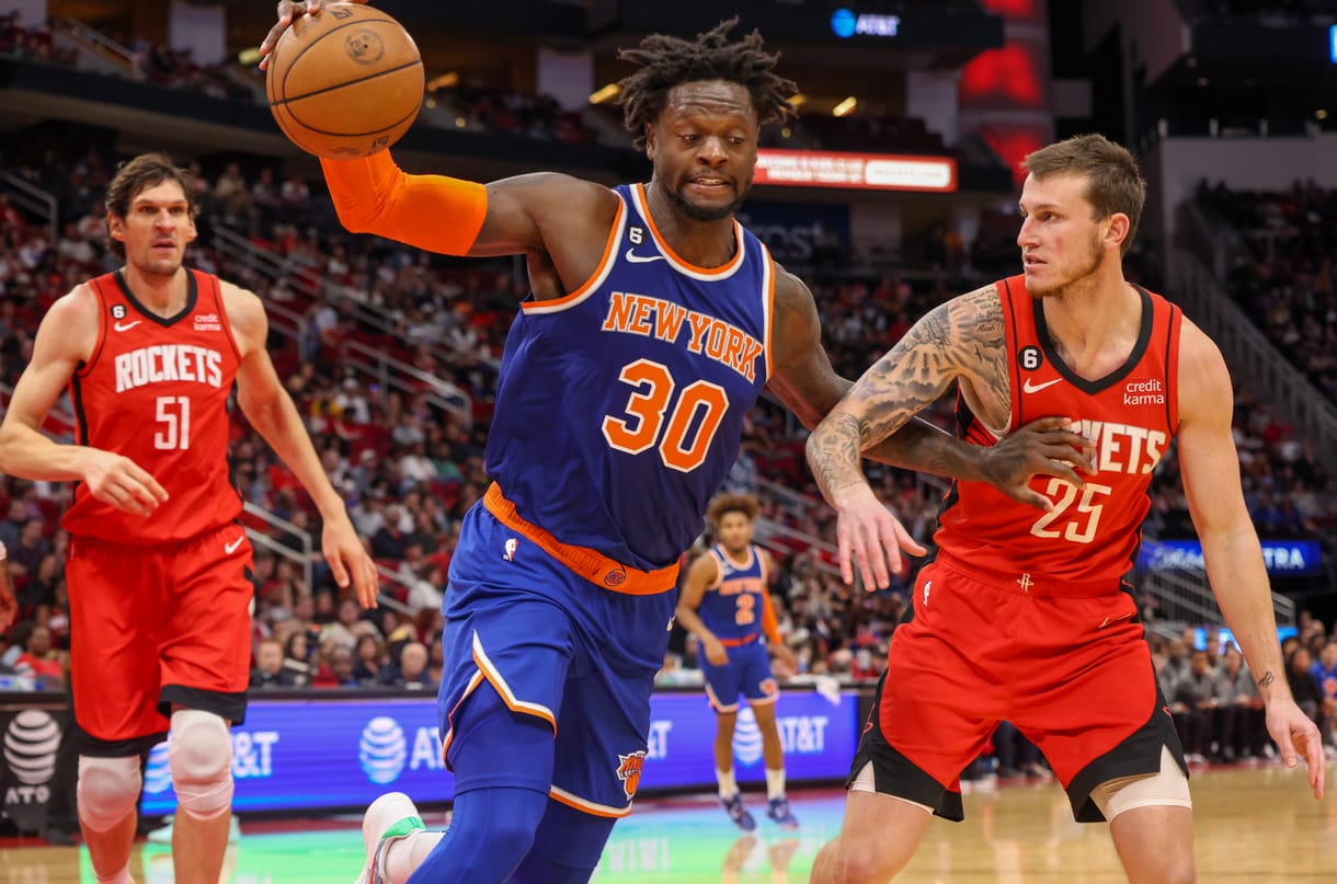 Knicks’ losing streak finally ends with victory over Rockets