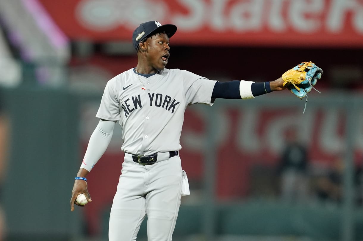 Yankees' third baseman claps back at Royals' infielder after benches ...