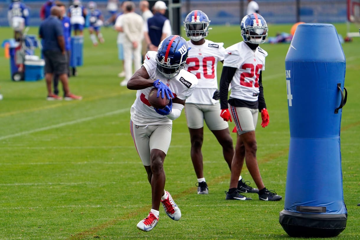 Giants' slot cornerback may be pigeonholed into taking a pay cut