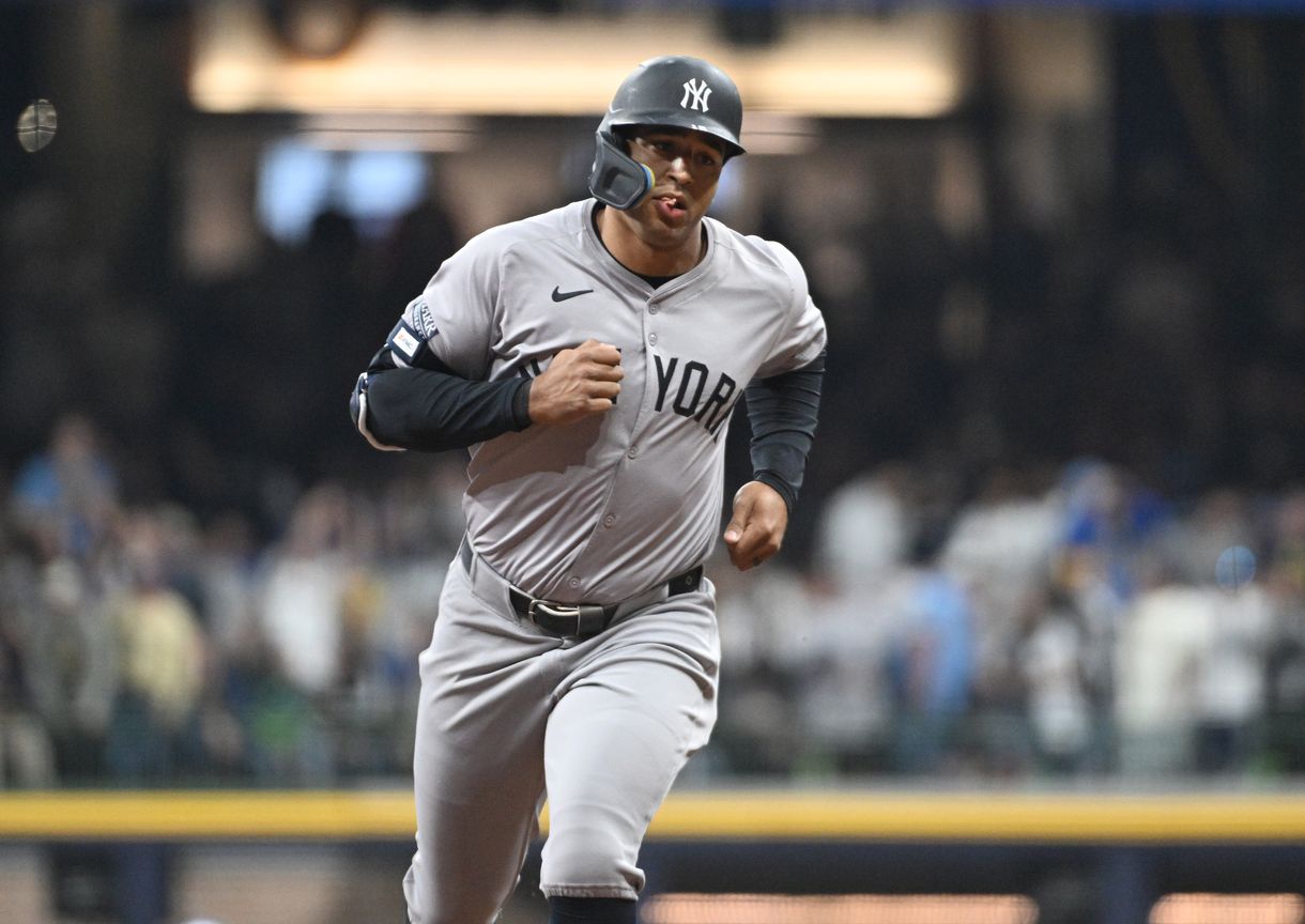 Yankees' new Gold Gloving-winning outfielder finally makes an impact