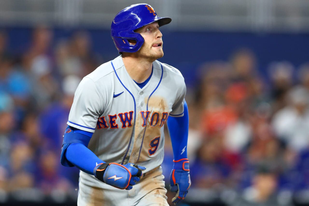 Mets outfielder isn't completely over nagging knee injury