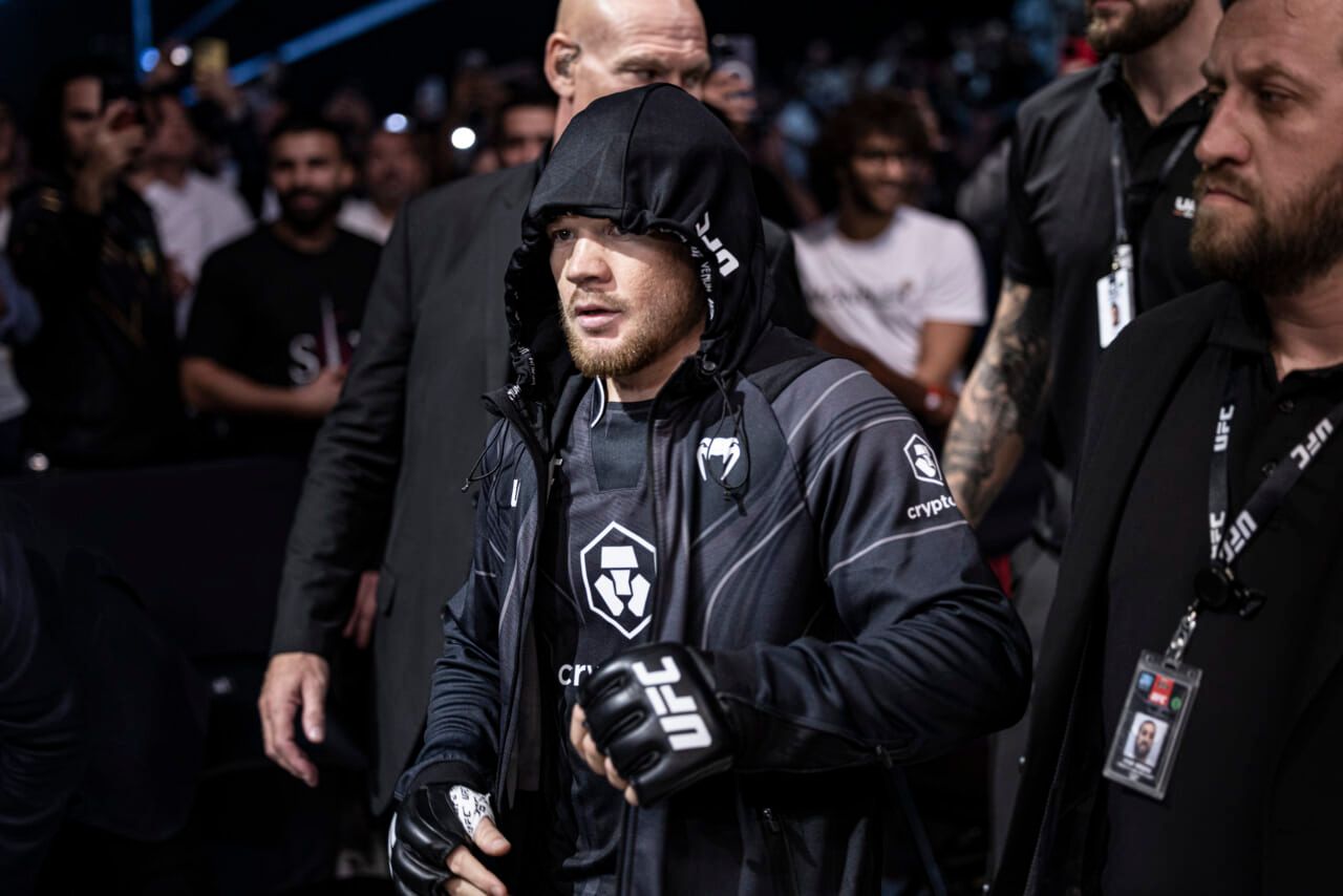 UFC booking headliner between Petr Yan and Song Yadong (Report)