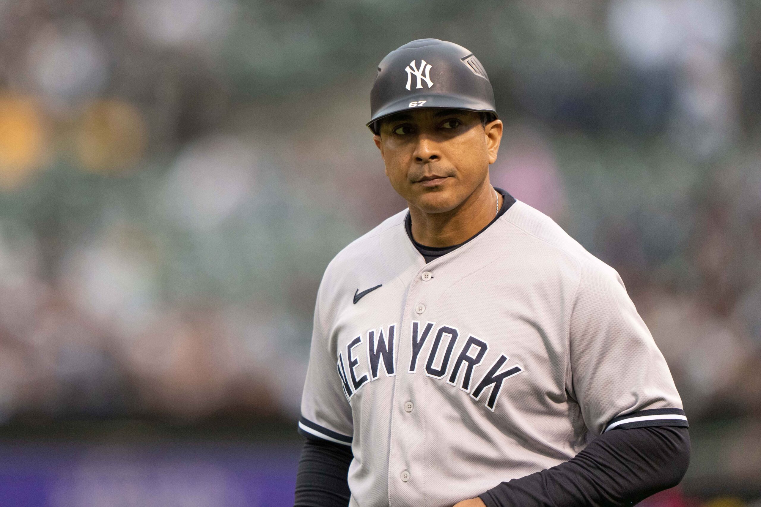 Yankees elect to bring back former manager Luis Rojas to remain as 3B coach