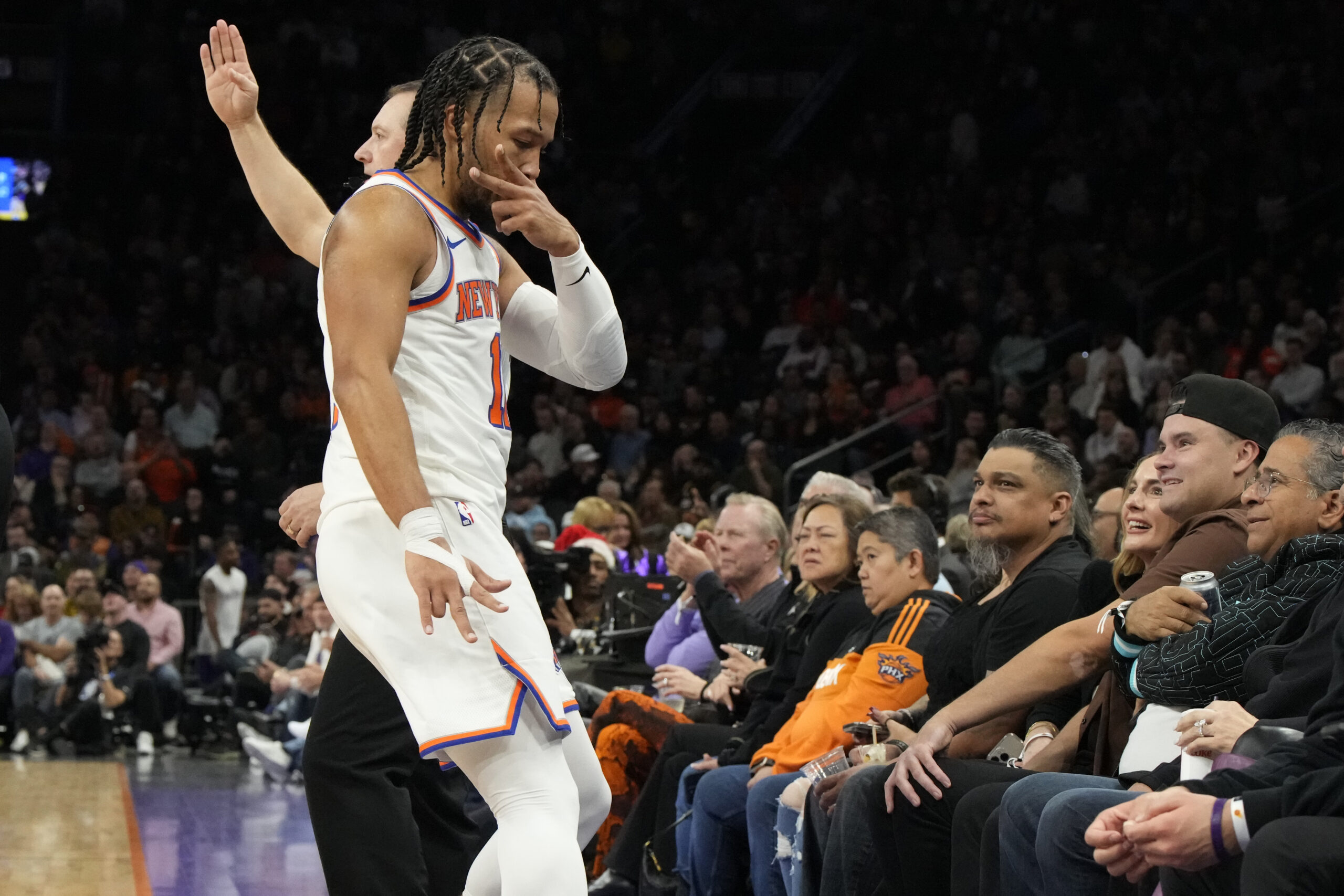 Knicks’ Jalen Brunson makes history in dominant performance against Suns
