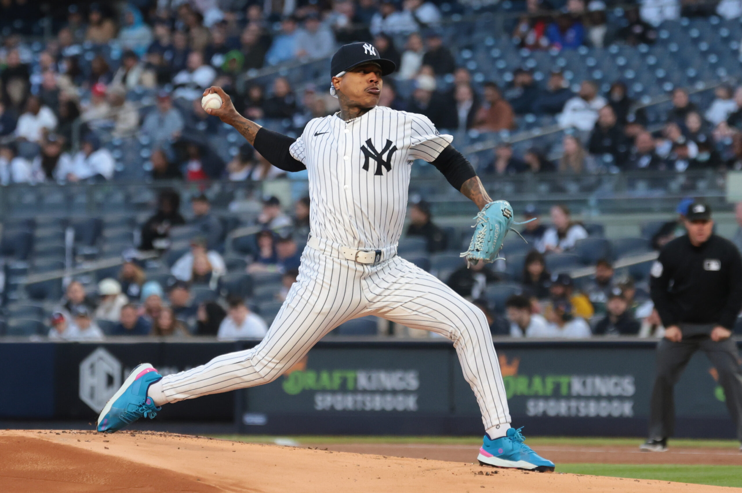 Yankees get back into the win column with 4-3 victory over the Athletics