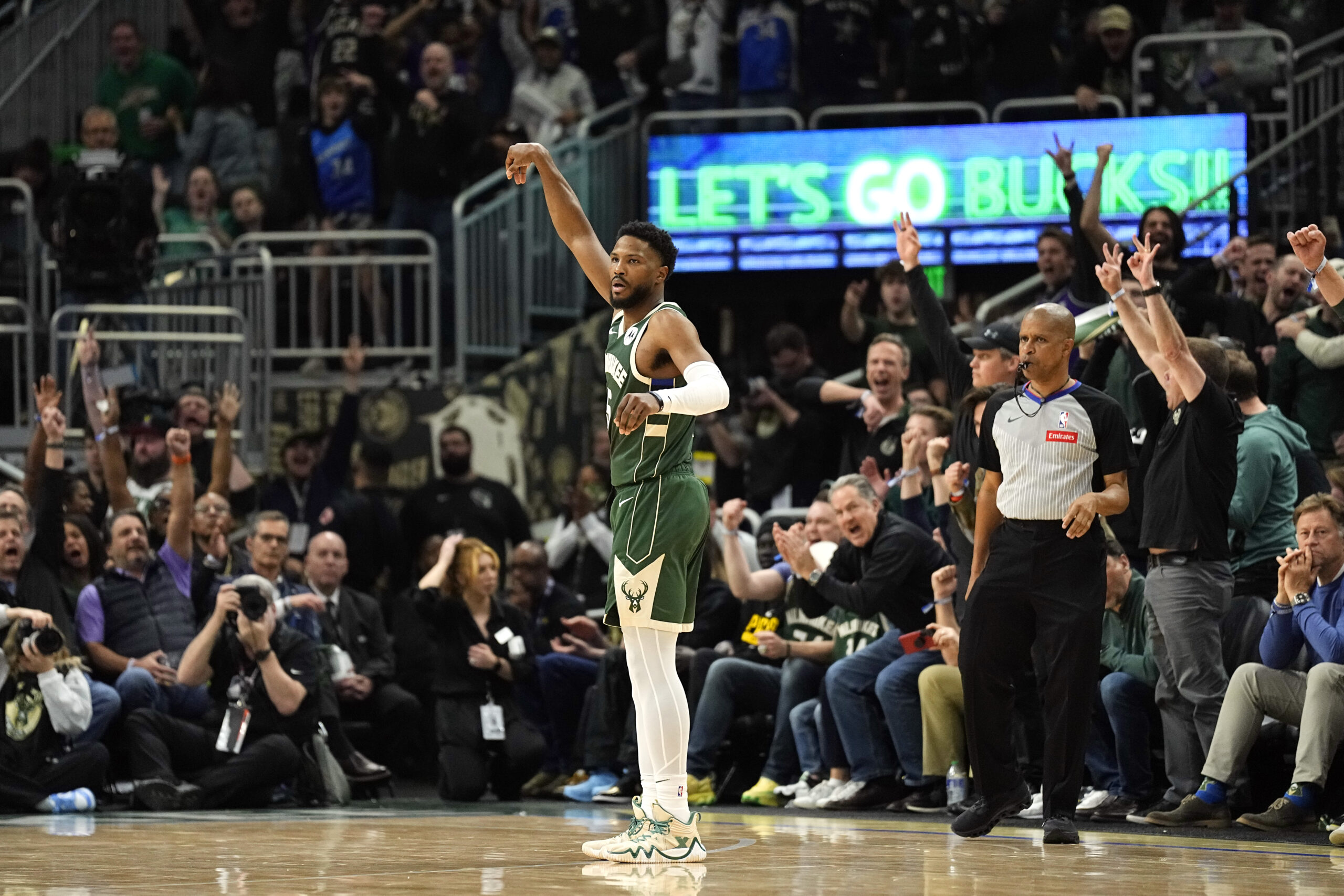 Knicks could explore adding deadeye free agent this summer