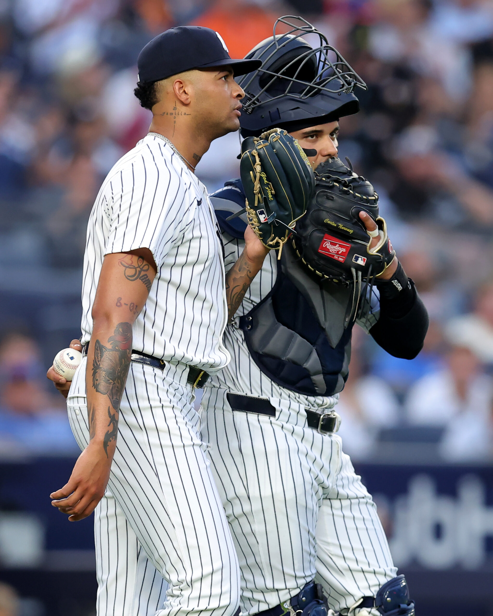 Yankees' offense sputters again in 3-2 loss to Mets in series opener