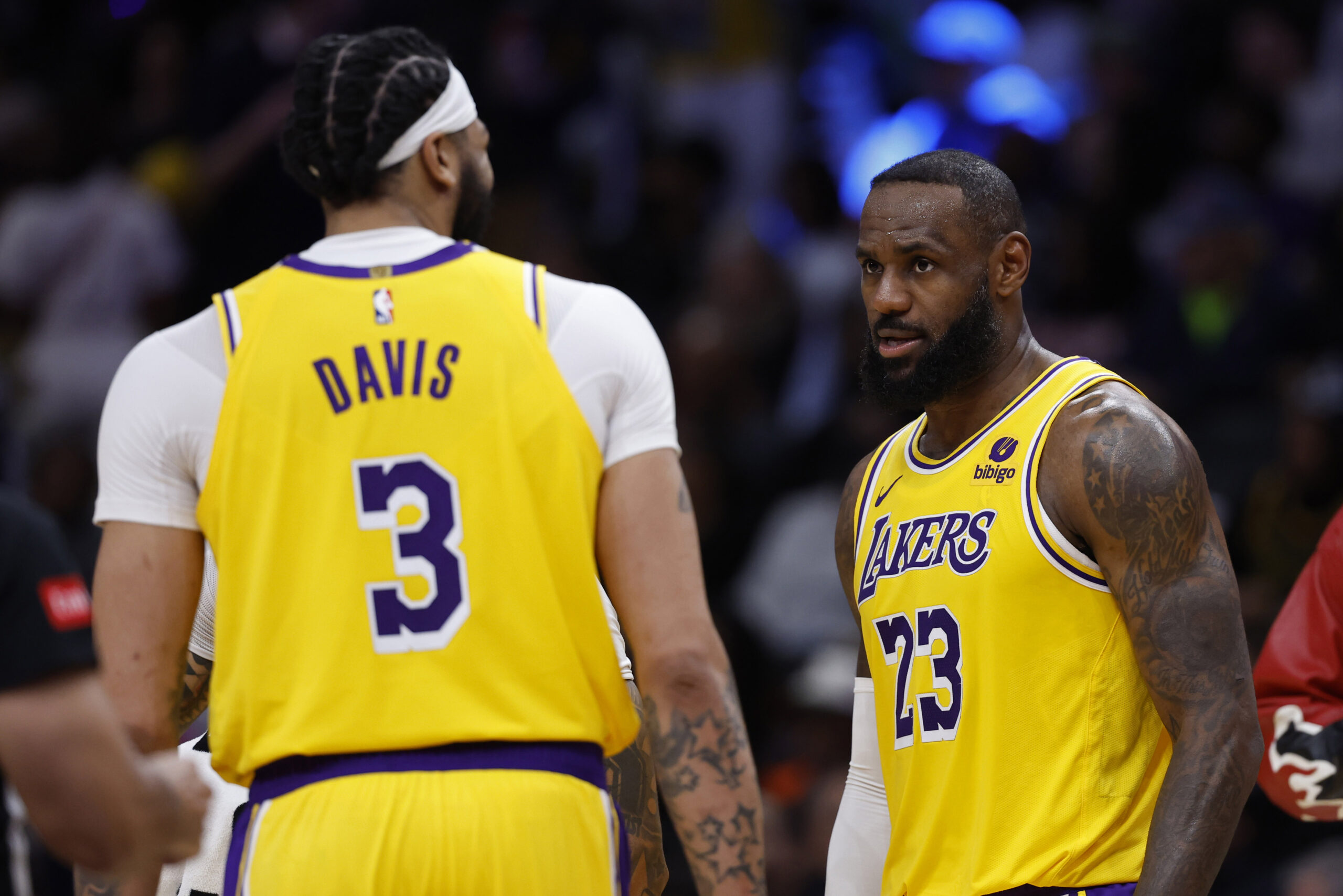 Lakers head coach adds hype to the offseason with starting five ...