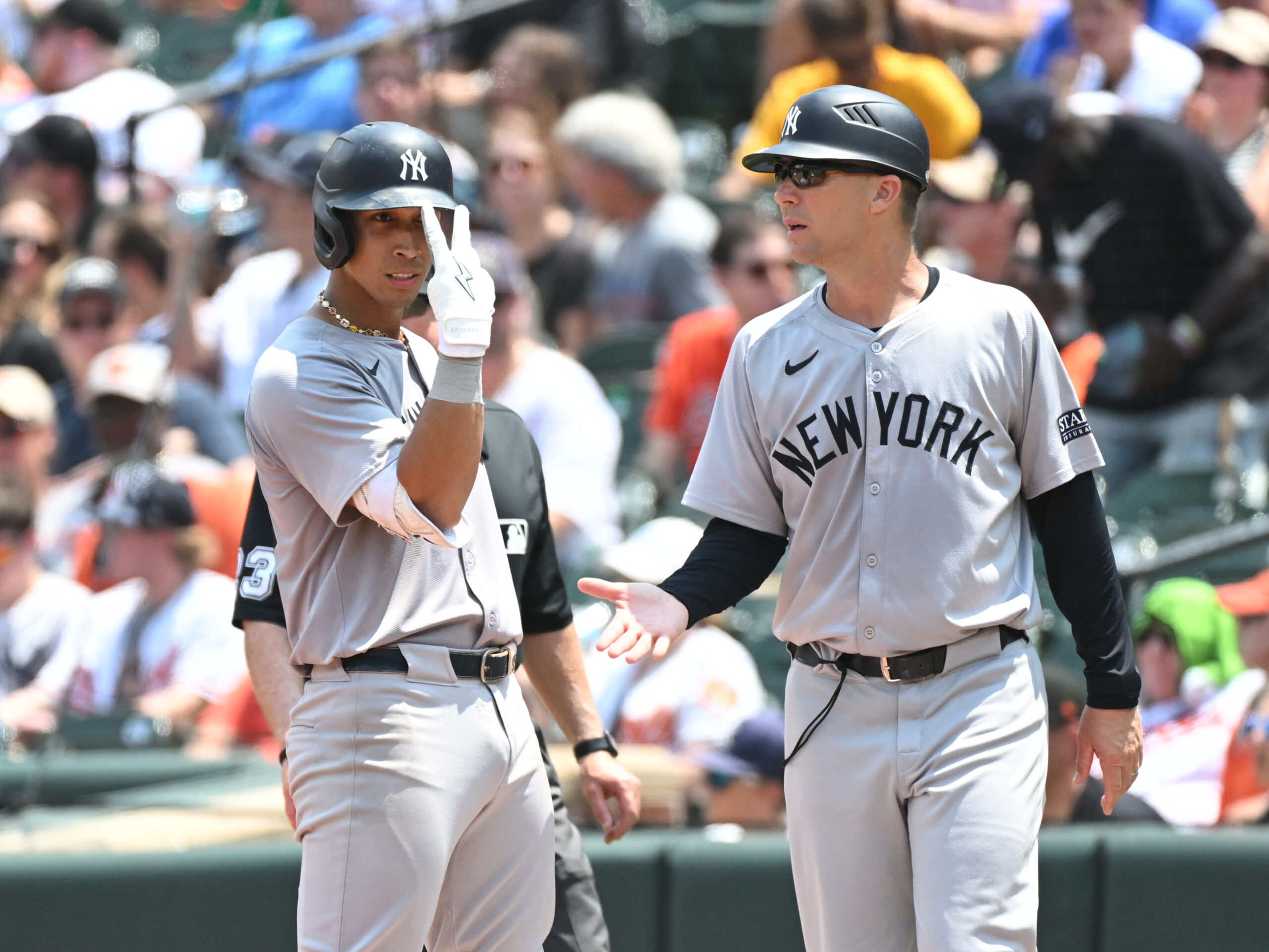 Yankees roll with versatile infielder as Game 1 first baseman