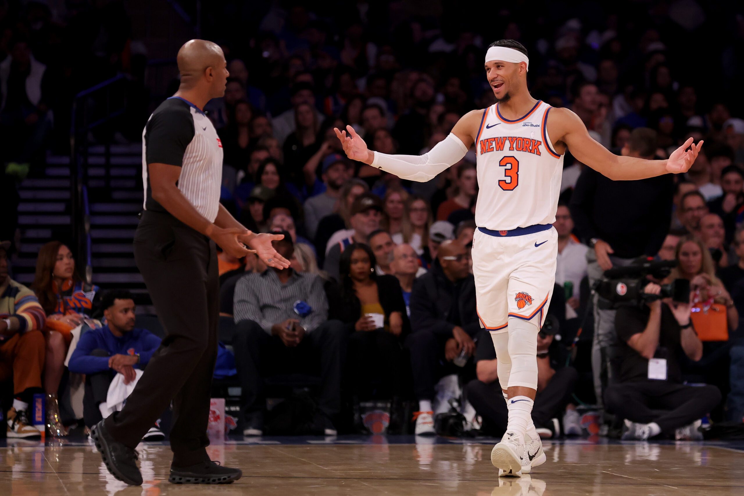 Knicks' star forward lands on injury report with ankle issue