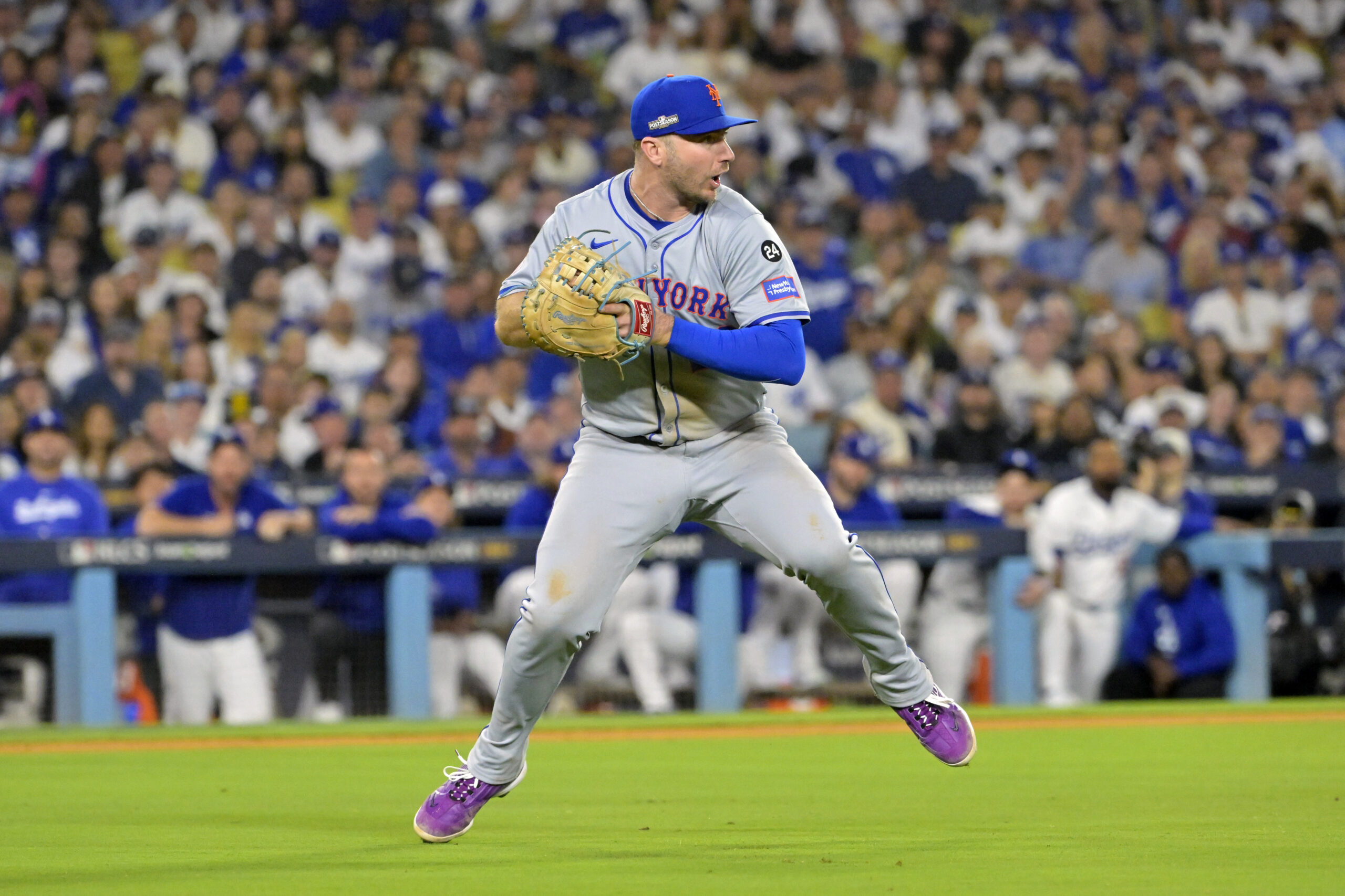 Mets may face competition to retain star slugging infielder