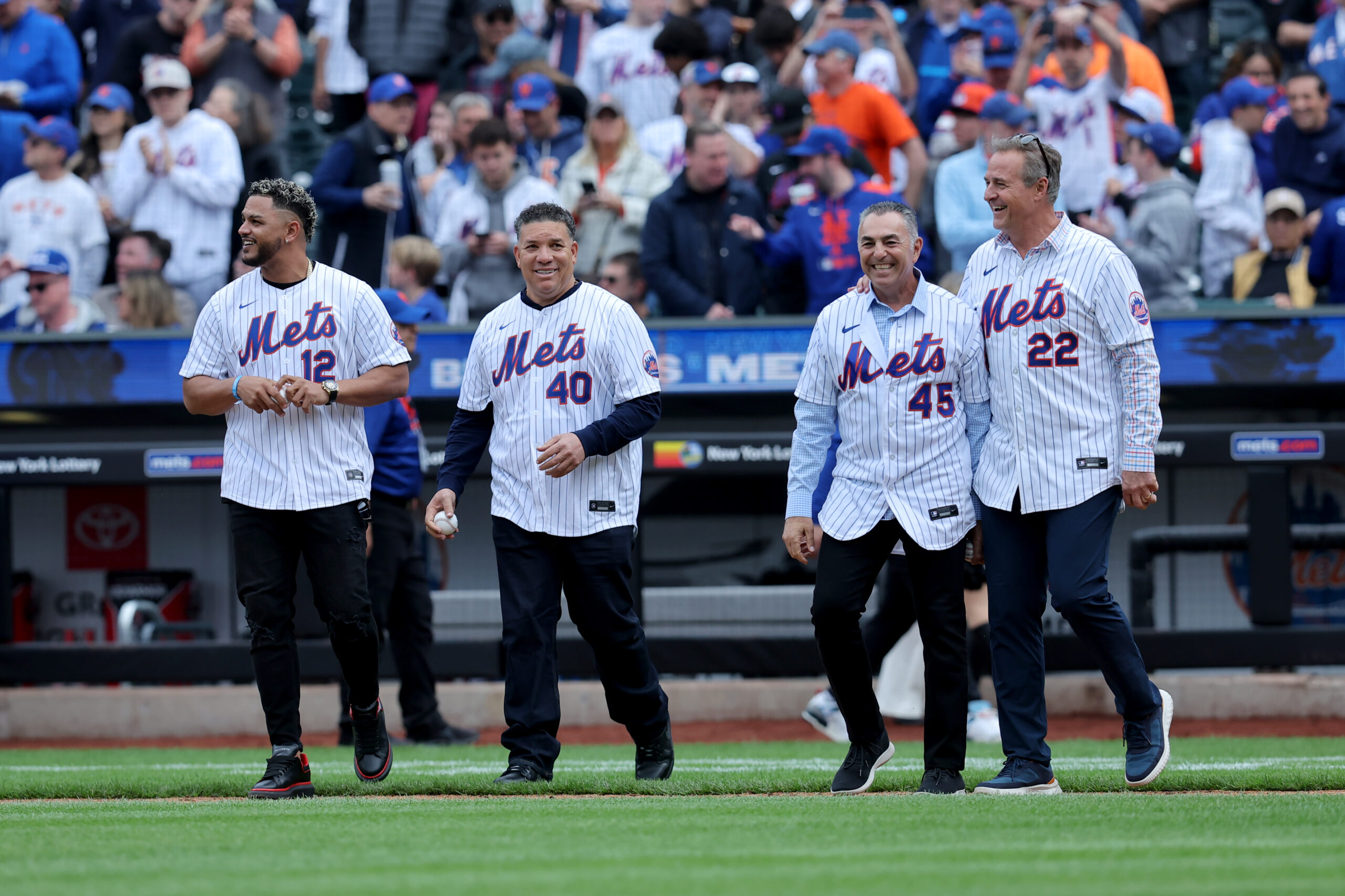 Mets honor their legends before taking the field for home opener