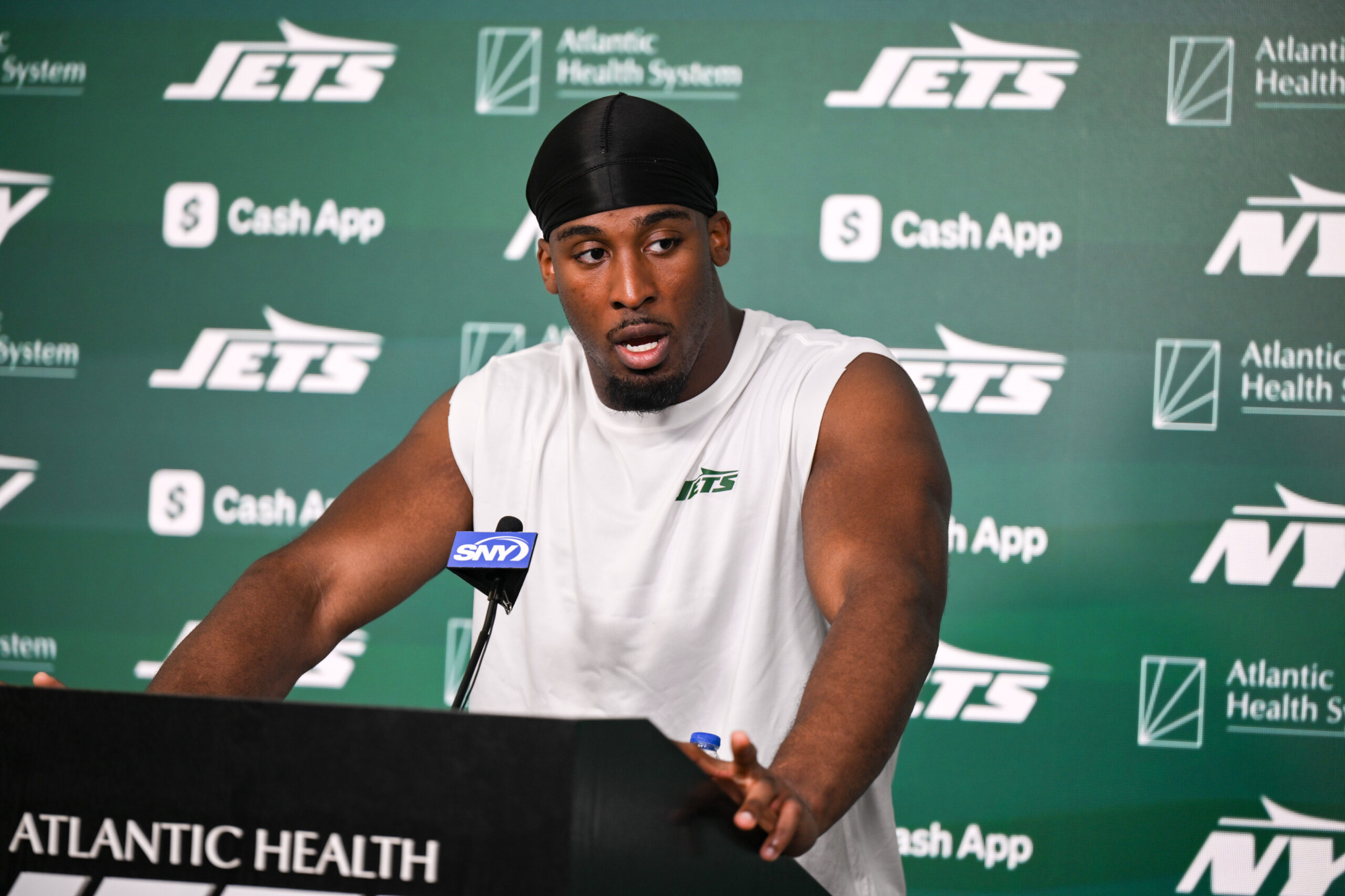Jets' star running back confident that team can compete this season ...