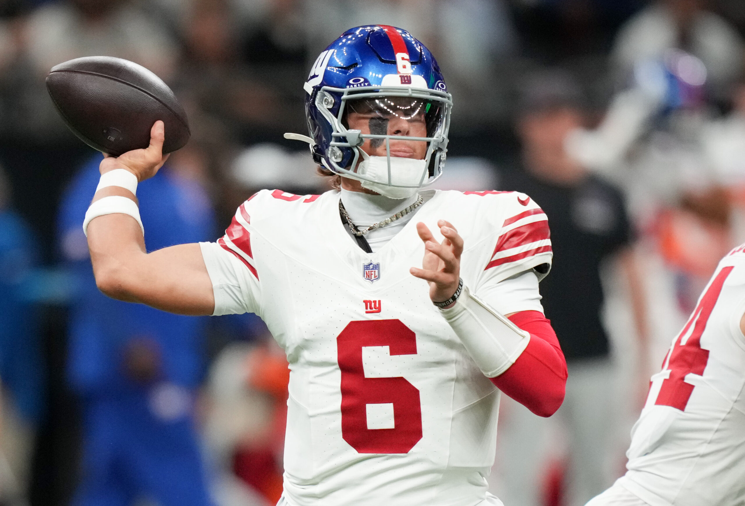 The Giants are feeding their rookie quarterback to the wolves