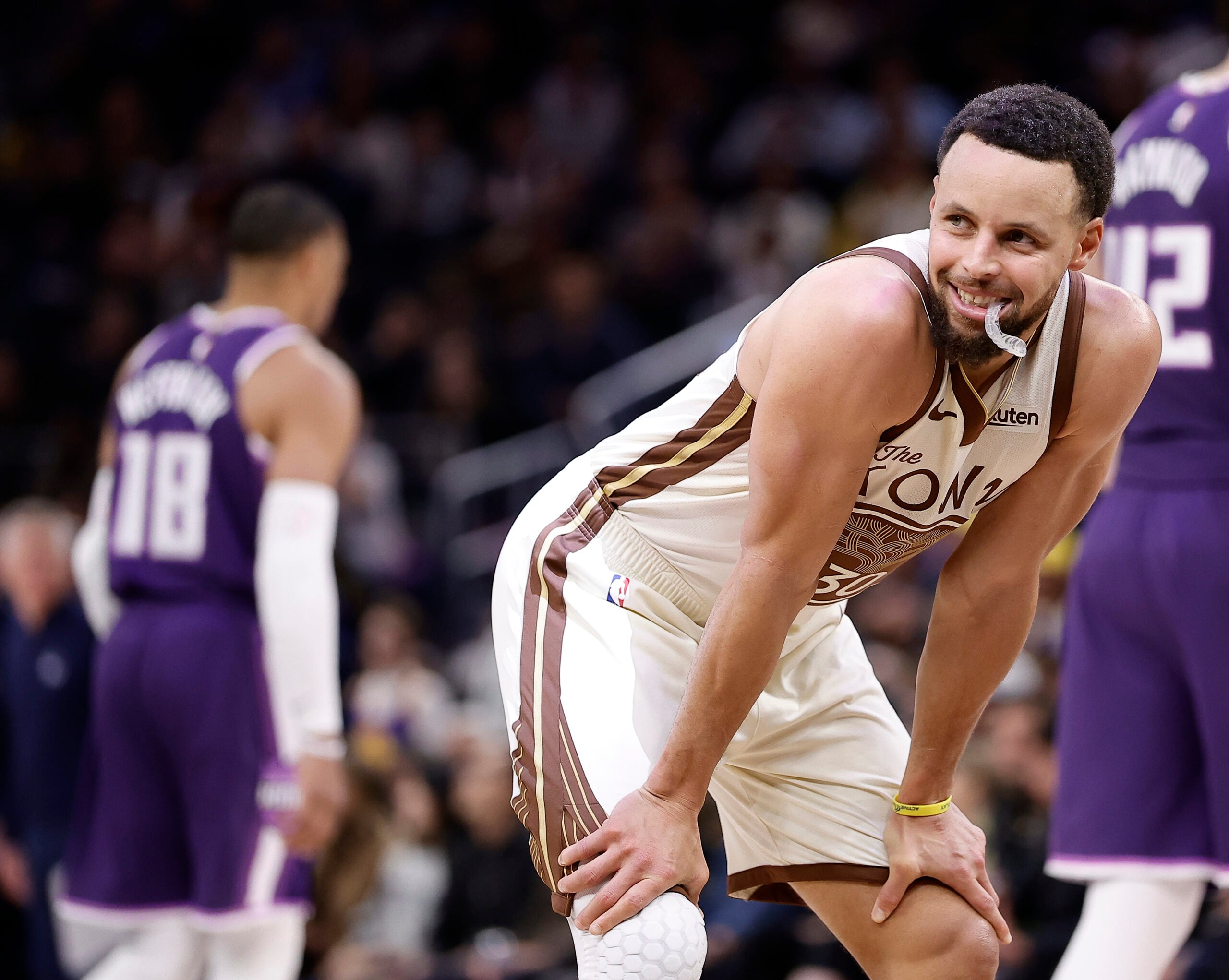 Warriors vs. Kings Recap: Stephen Curry Leads Dominant 137-103 Victory